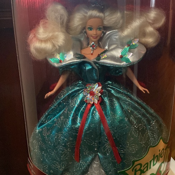 Mattel | Toys | Vintage 995 Happy Holidays Barbie Doll New In Unopened ...
